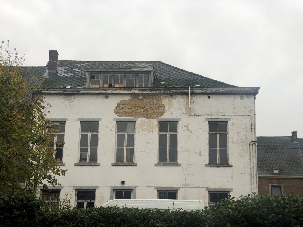 La Maison Beghin, un bâtiment public abandonné par la ville de Genappe ...
